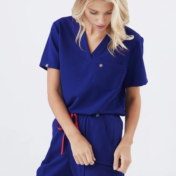 Mediclo | Tops | Mediclo Fysel Sal Essential Scrub Top Xs Royal Blue ...